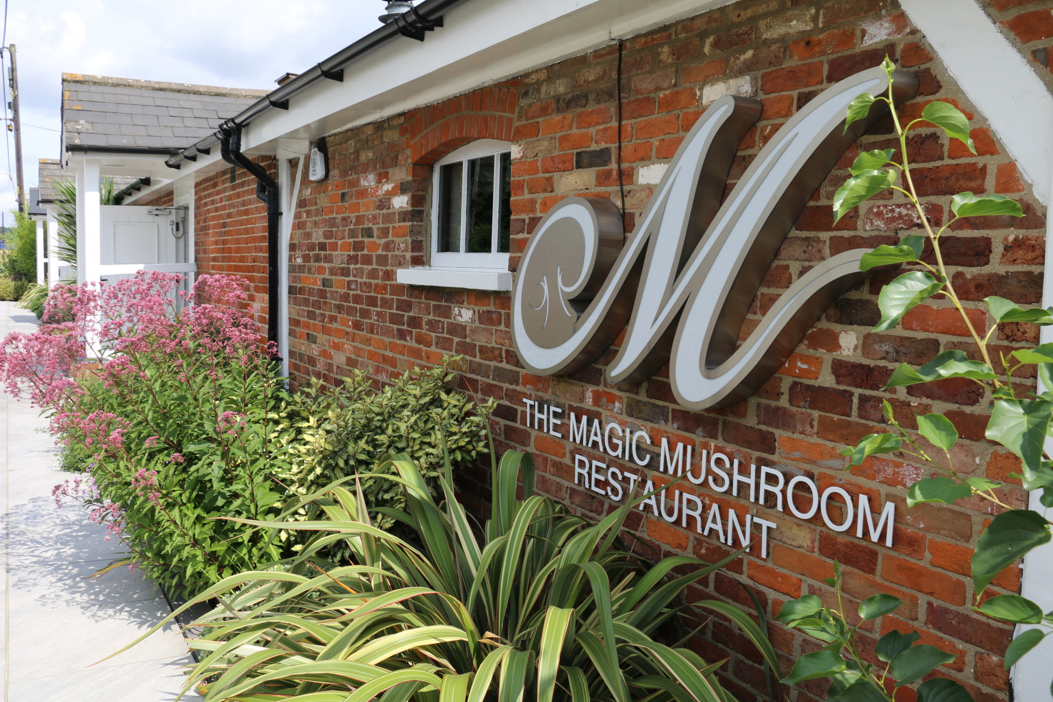 Happy 25th Birthday to the Magic Mushroom Restaurant - Barleylands